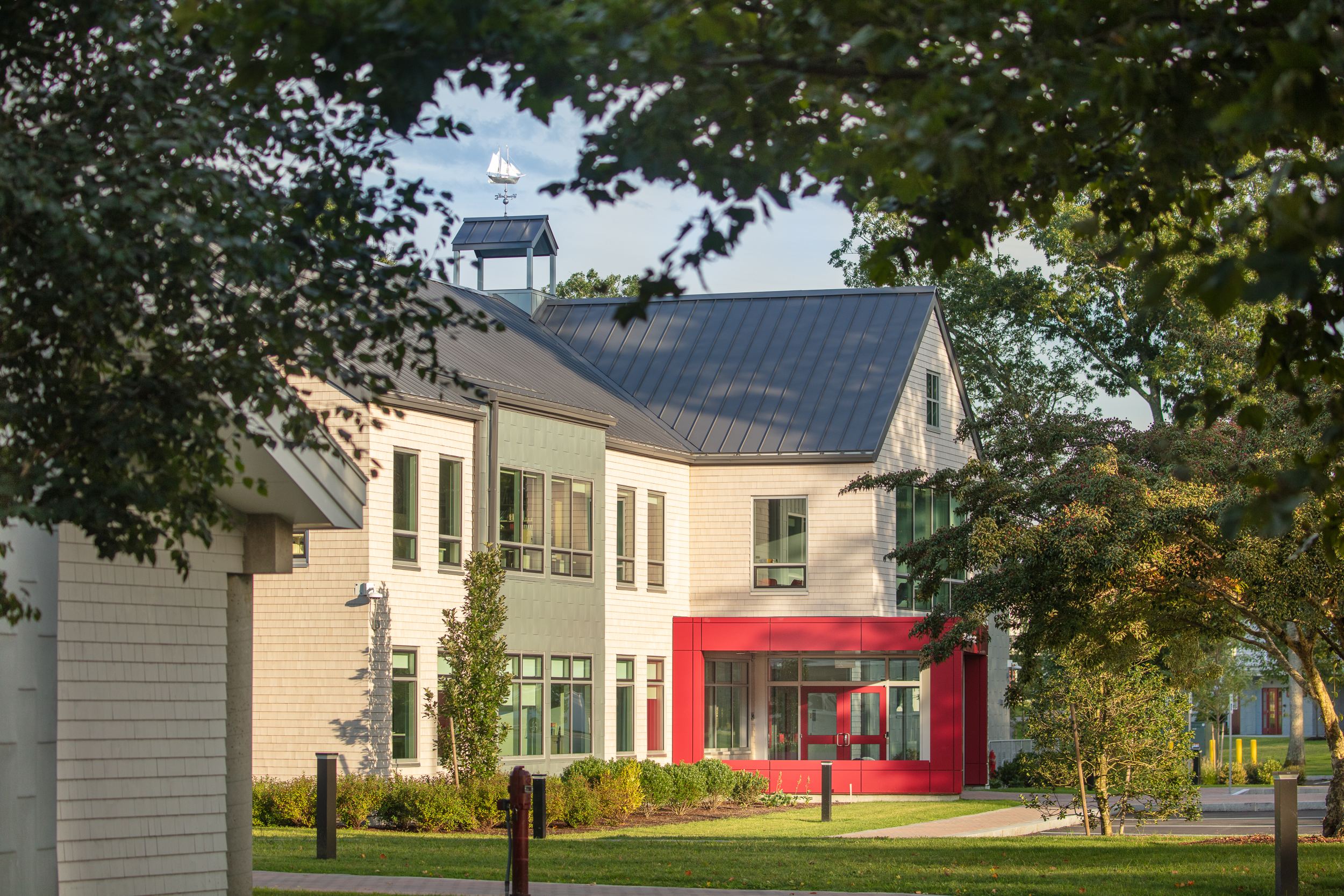 Travis Roy Campus Center Library - Saltonstall Architects